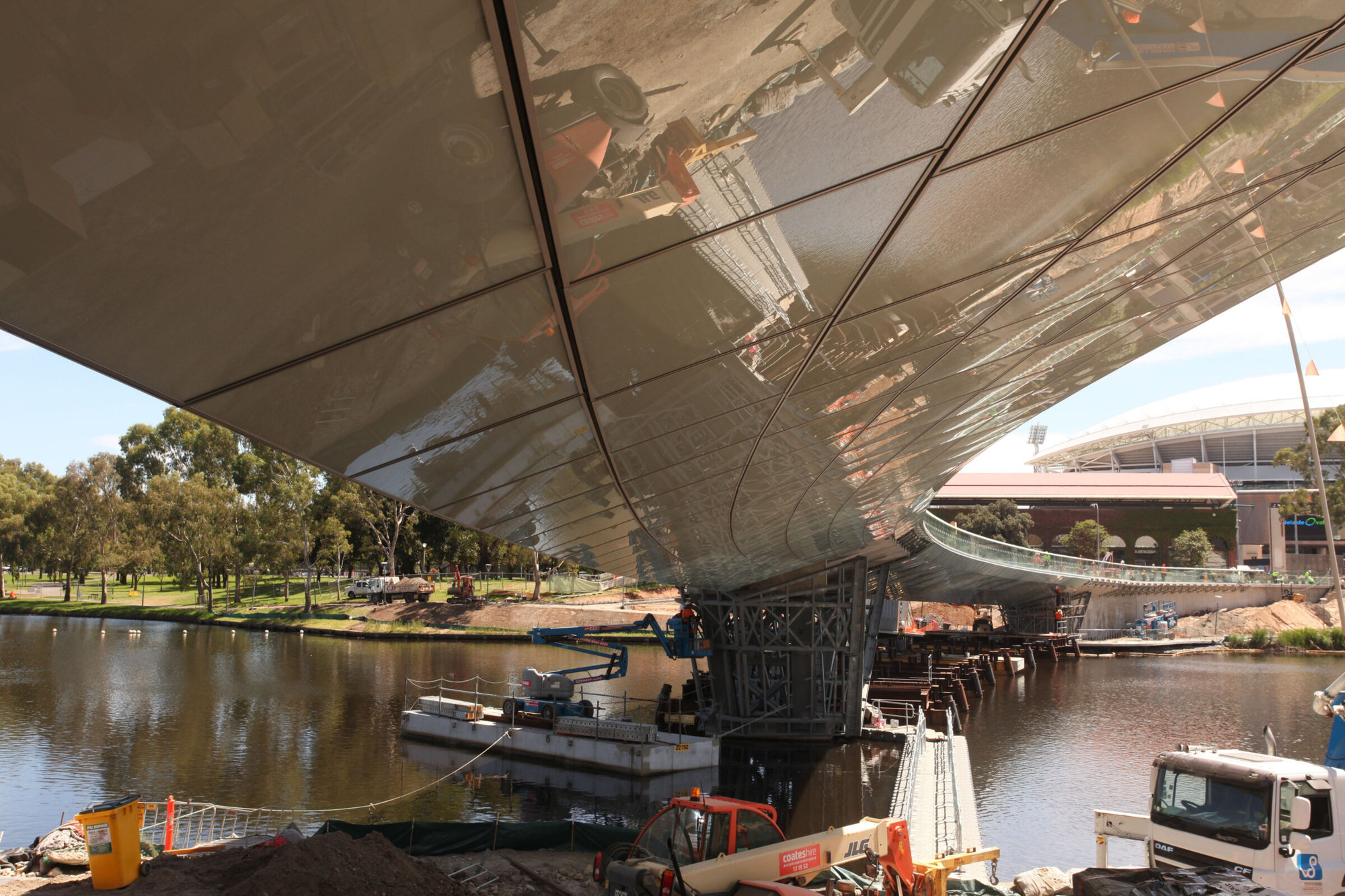 Adelaide Riverbank Pedestrian Bridge – Tonkin Zulaikha Greer
